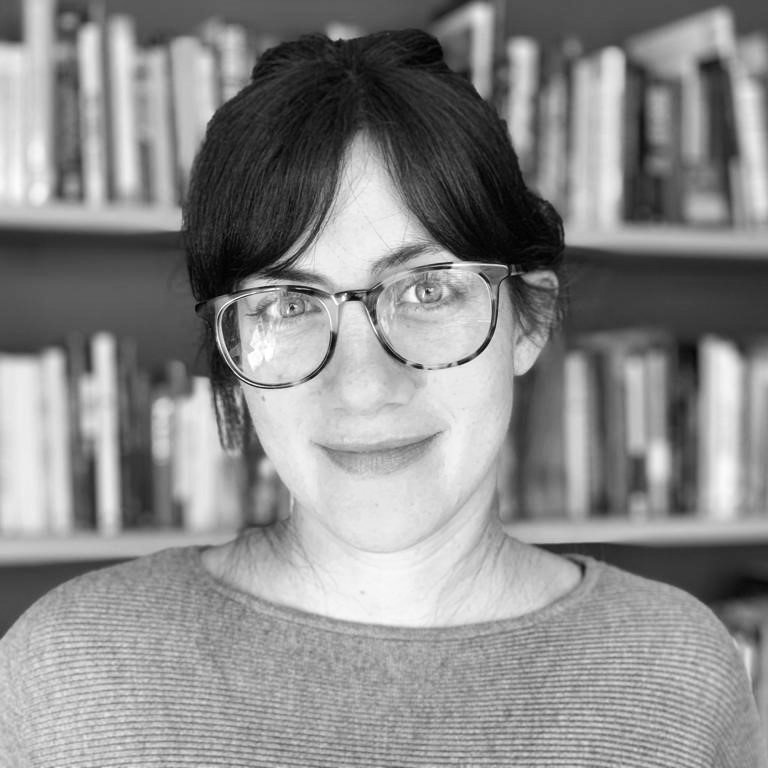 Hablemos Escritoras · Perfil de Escritora: Denise Kripper