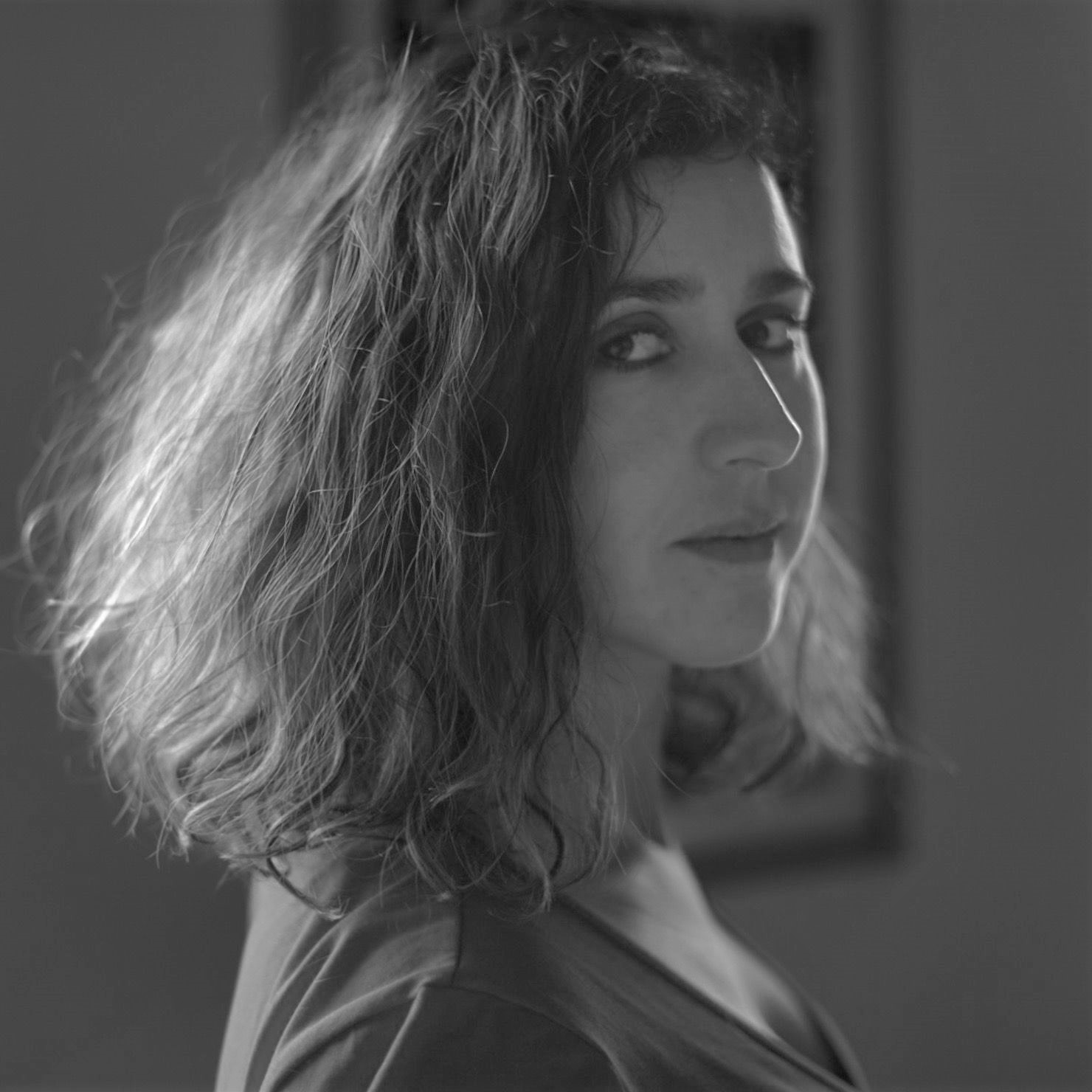 Hablemos Escritoras · Perfil de Escritora: Fátima Vélez