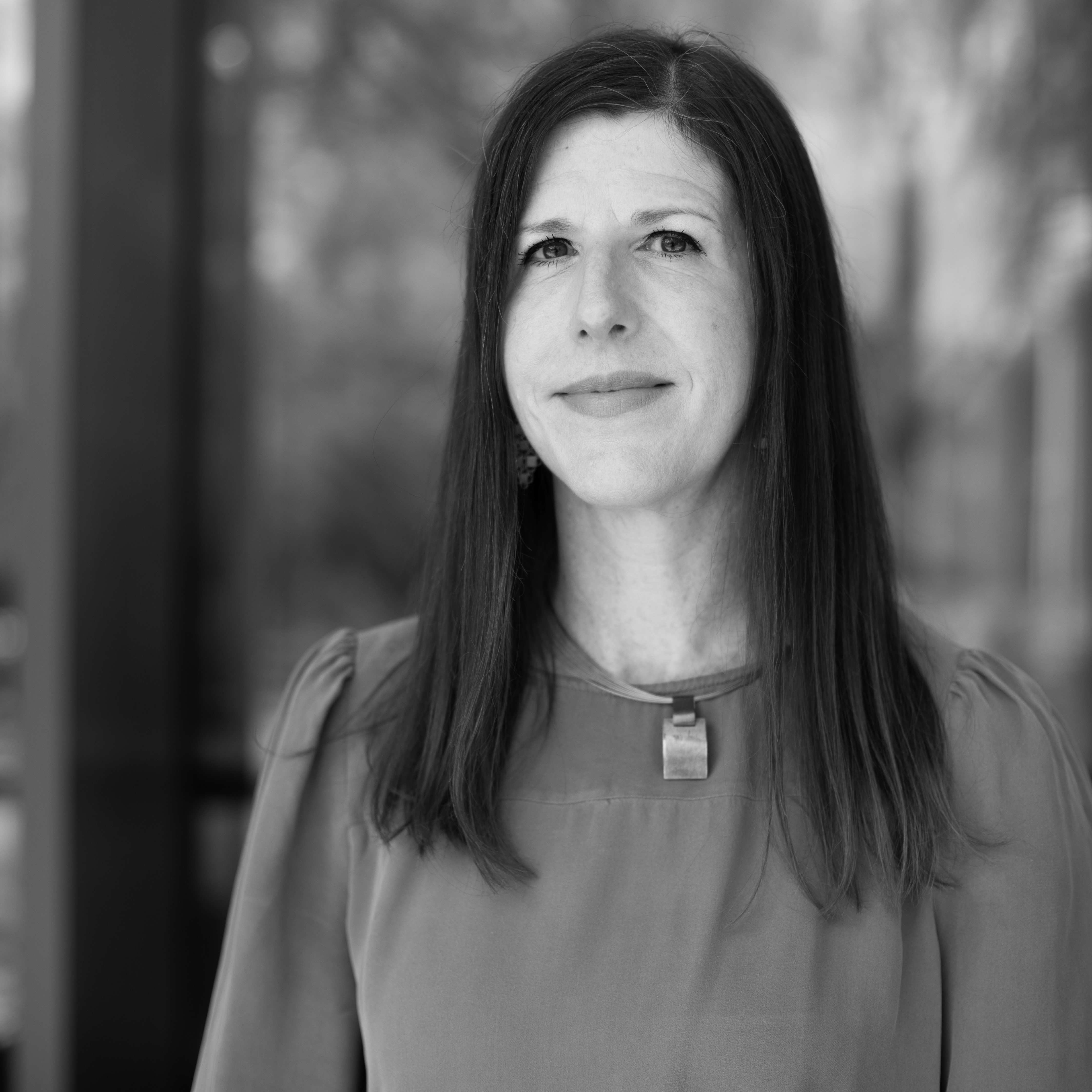 Hablemos Escritoras · Perfil de Escritora: Stacey K. Sowards